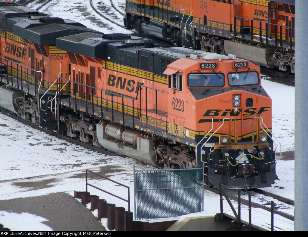 BNSF 6223